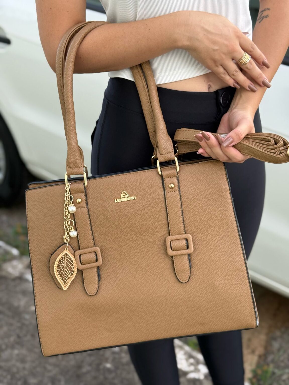 Bolsa Miss Dong Premium Chaveiro Folhas Metal Dourado (DH1046) – Online ...